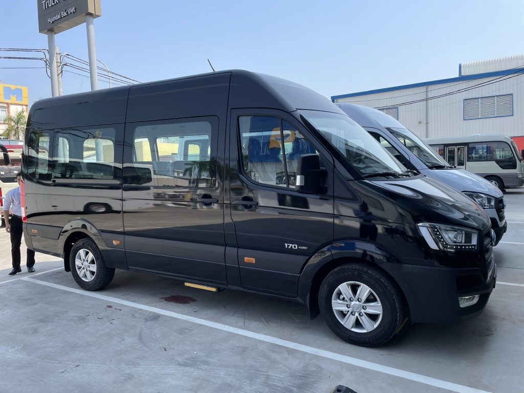 Hyundai Solati 16 chỗ - Bảng giá xe khách mới nhất